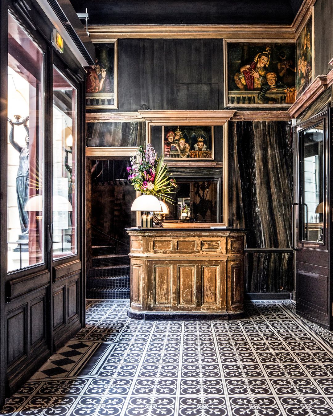 Les Bains Paris | Accueil Chaleureux | Élégance à Paris