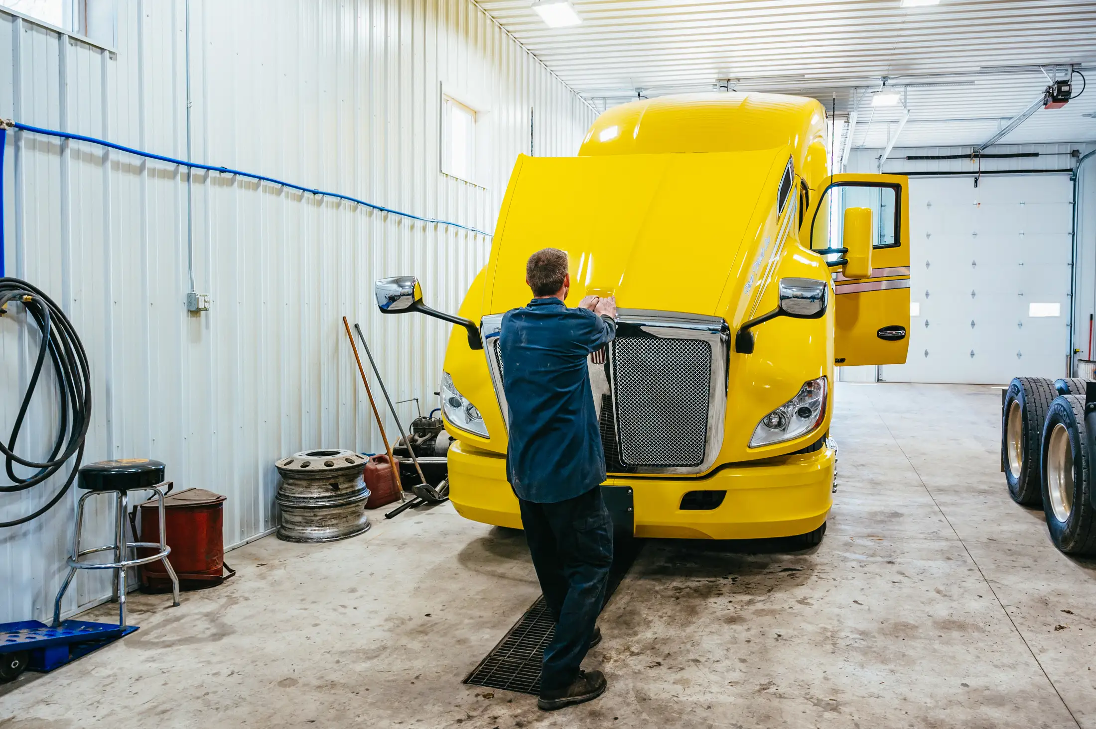 Is an Engine Overhaul Right for Your Truck? 7 Signs That Say Yes!