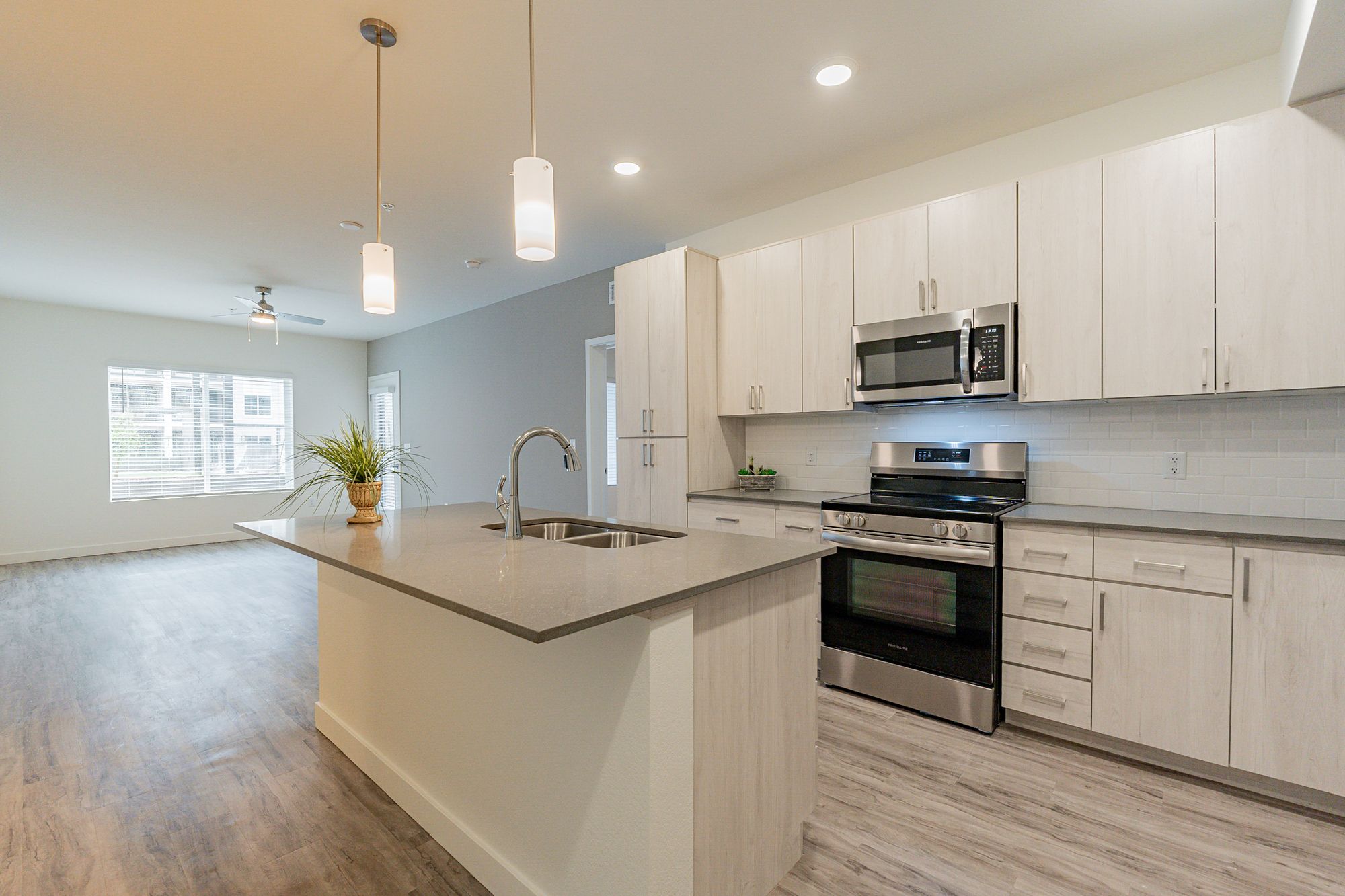 Luxury Apartment Mesa - Mesa Apartment for Rent | The Falls at Crismon ...