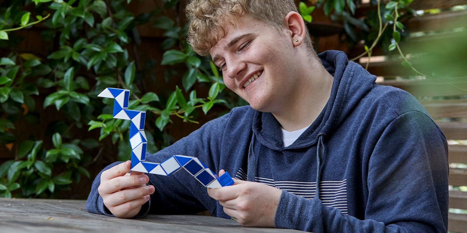 The Official Rubik’s Cube | Products | Rubik's Snake