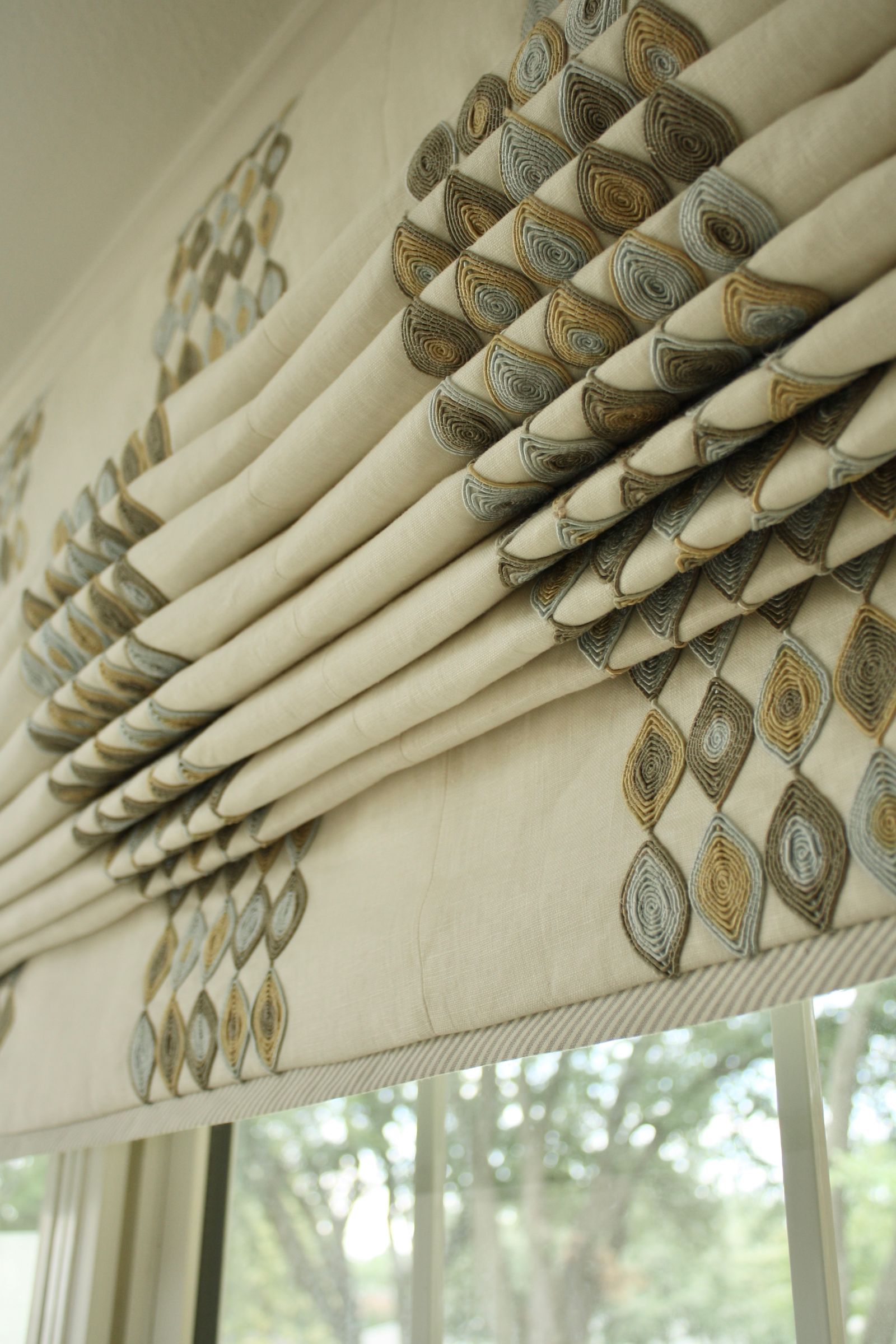 Window Valances Create the Perfect Touch