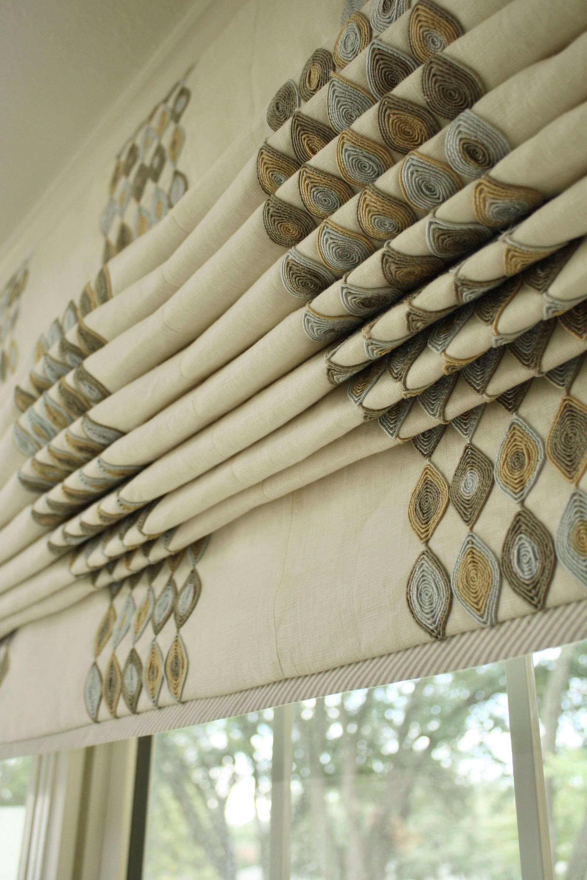 Window Valances Create the Perfect Touch