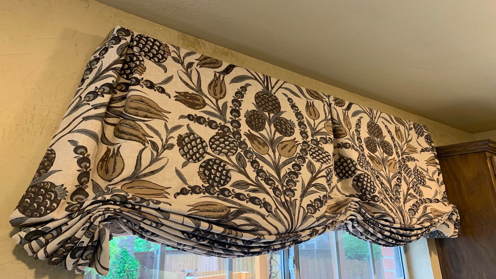 Window Valances Create the Perfect Touch