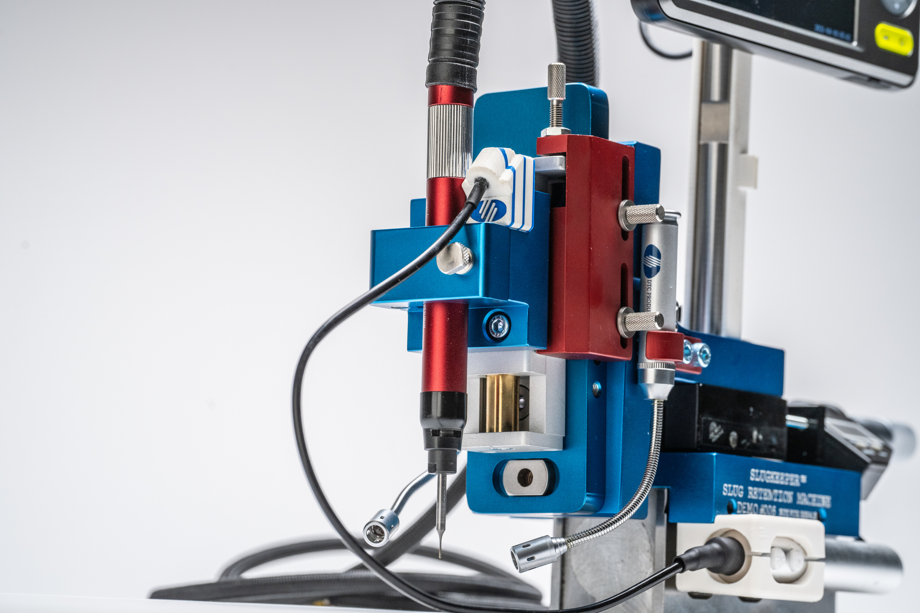 SlugKeeper Slug Retention Machine with Microscope & Monitor Display System