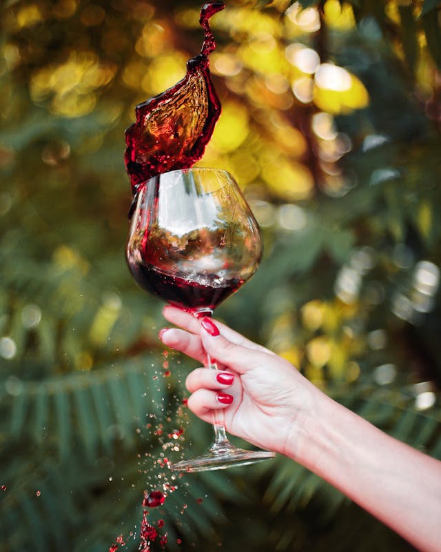 How to Safely Wean Yourself off Alcohol