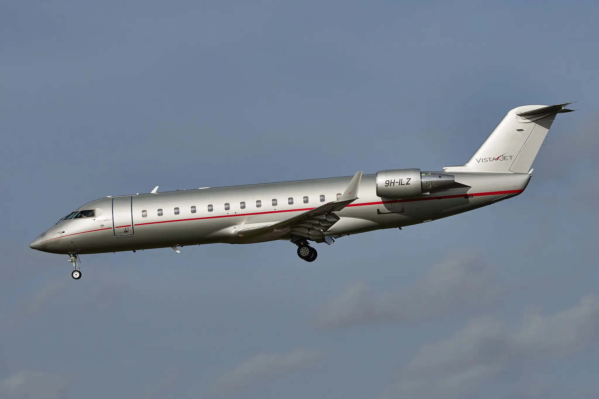 Challenger 850 | Exceptional Capacity and Range | Fliteline