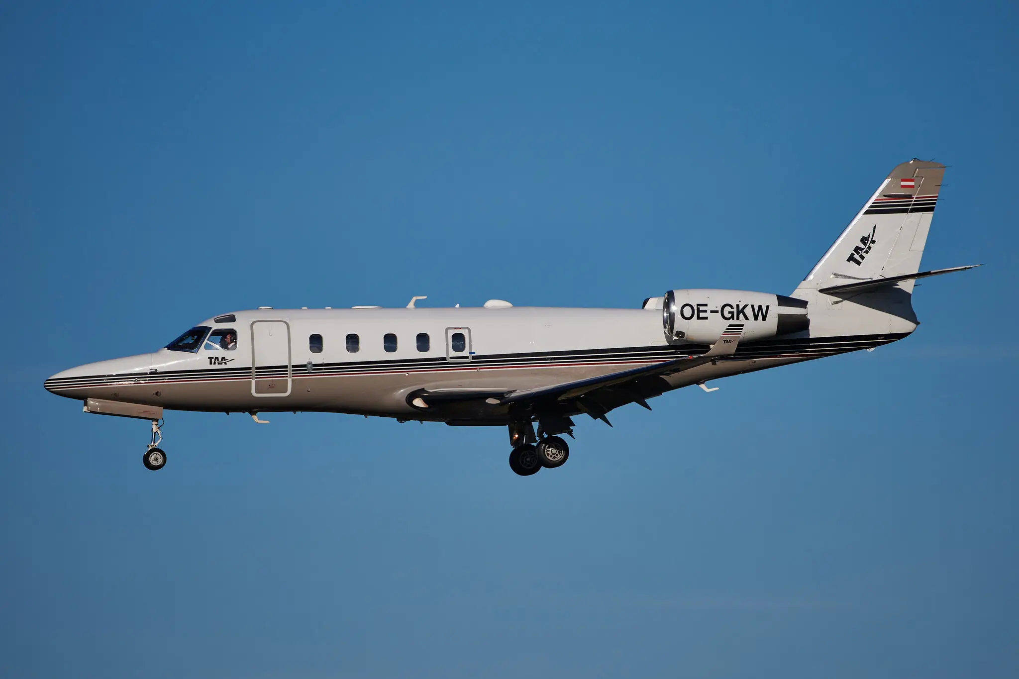 Gulfstream G-100 | Sophisticated Medium Range Business Jet | Fliteline