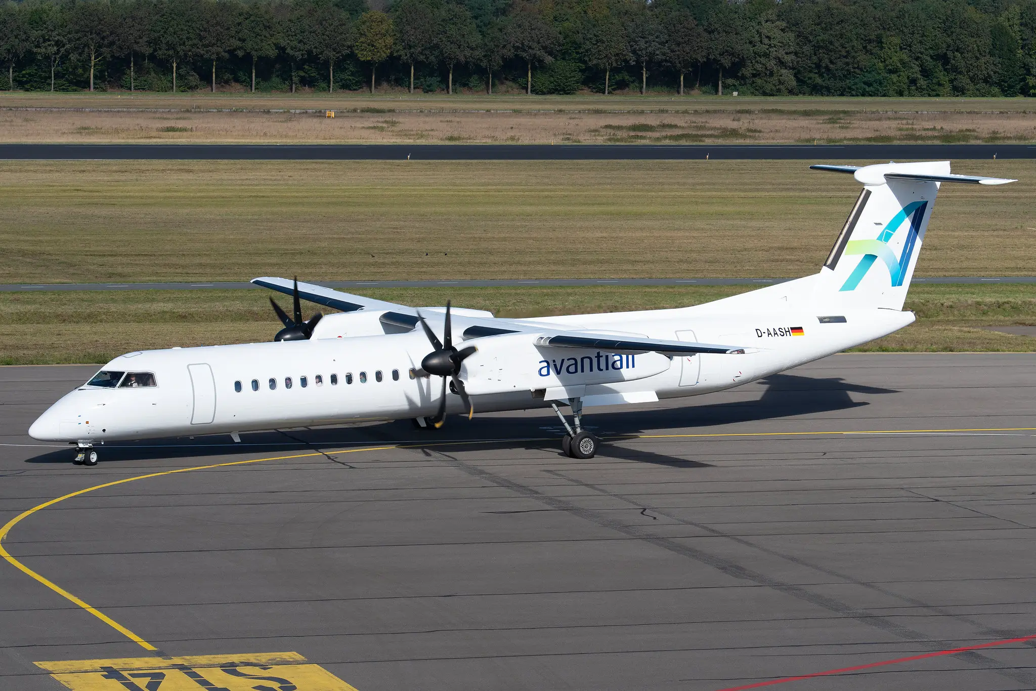 DHC-8-400 | Advanced Turboprop for Comfortable Journeys | Fliteline