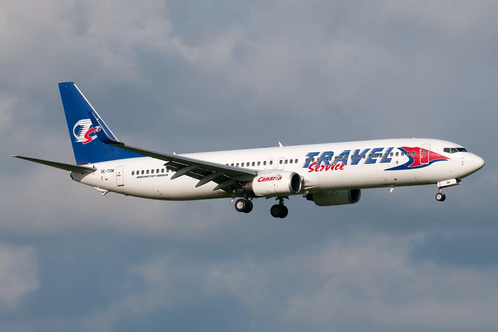 Boeing 737-900 | Extended Range and Comfort for Passengers | Fliteline