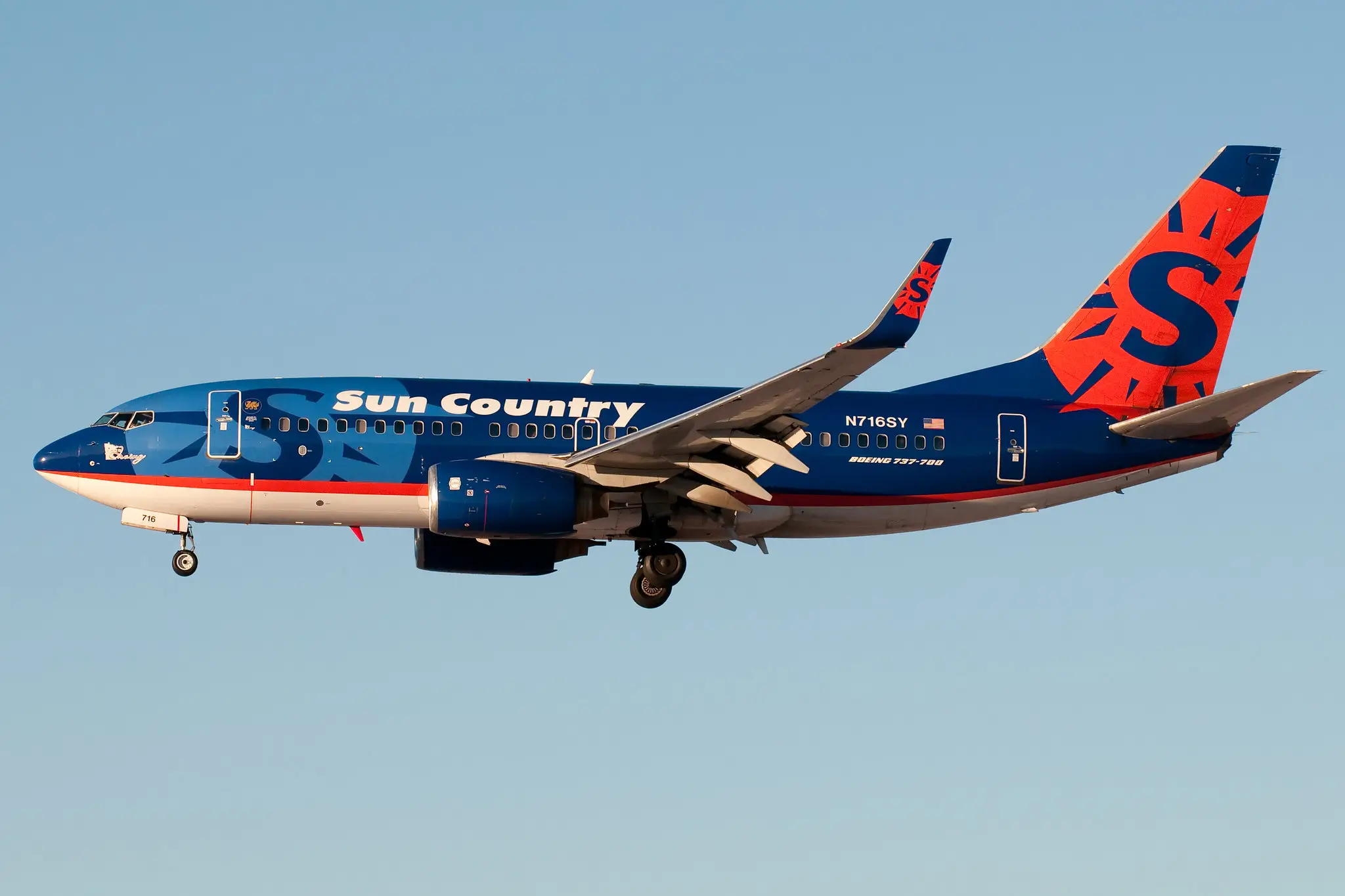 Boeing 737-700 | Versatile and Efficient Medium-Range Aircraft | Fliteline