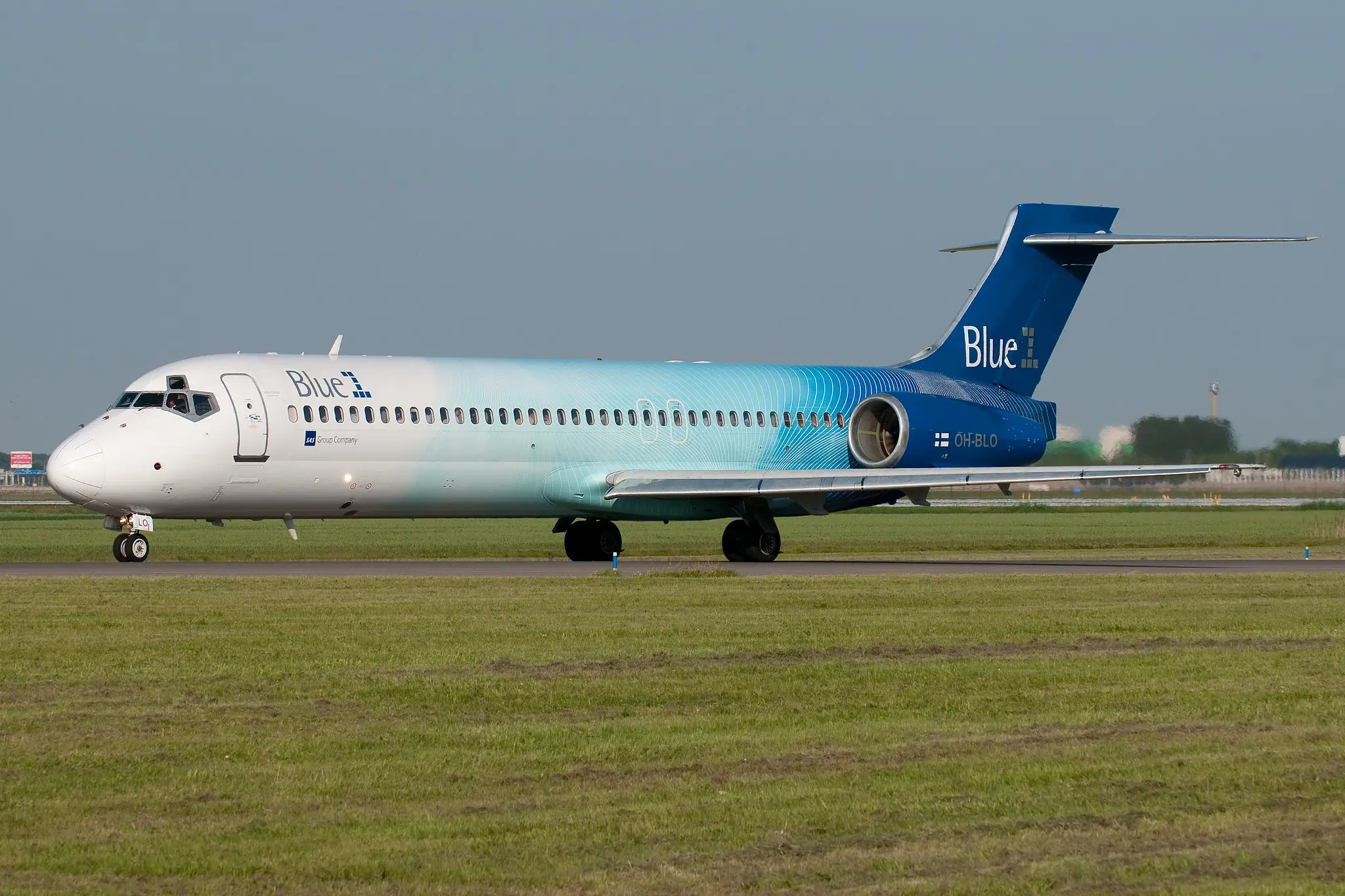 Boeing 717-200 | Compact and Efficient Jet for Short Routes | Fliteline