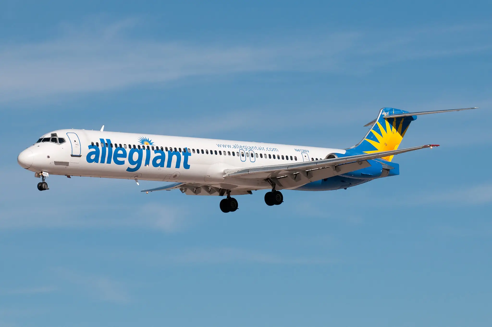 McDonnell Douglas MD-88 | Comfortable Mid-Size Charter Aircraft | Fliteline