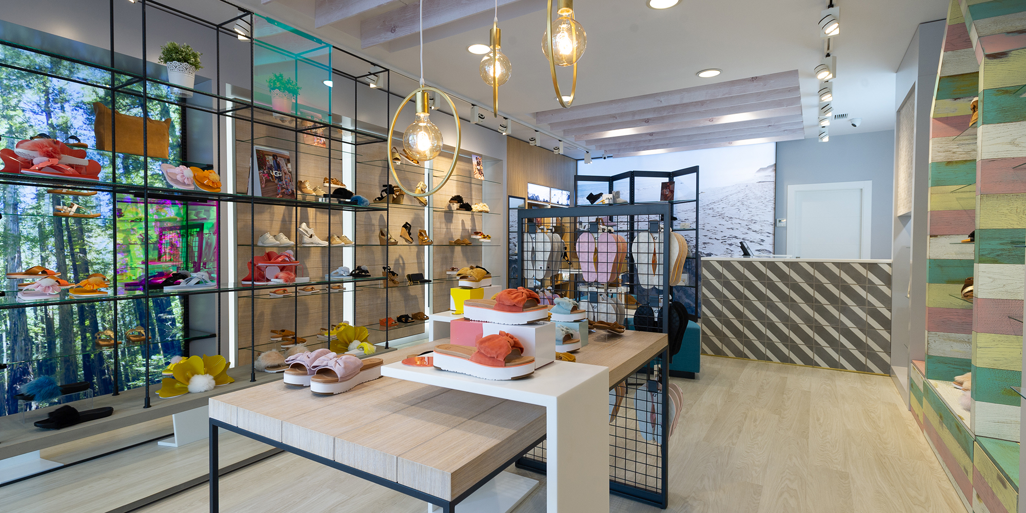 Retail - UGG - 20.20 - Brand Experience Agency