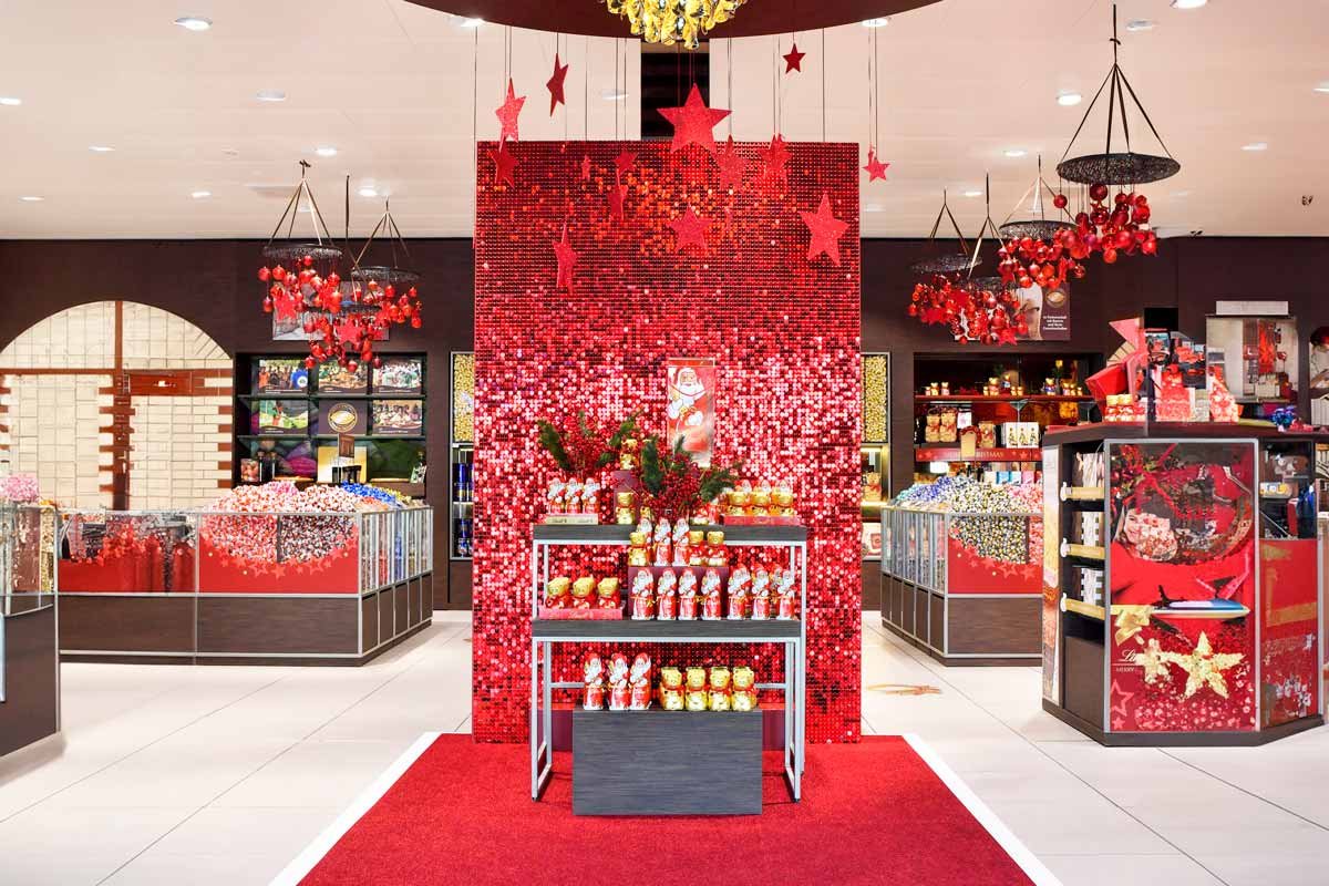 Shimmer Walls for Visual Merchandising