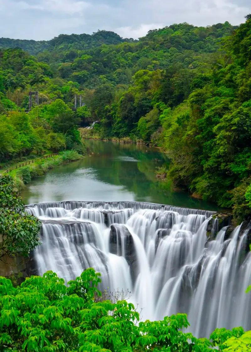Work & Live in Taiwan - Kenneth & Co.