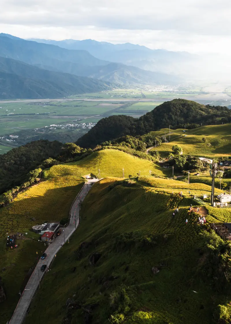 Work & Live in Taiwan - Kenneth & Co.