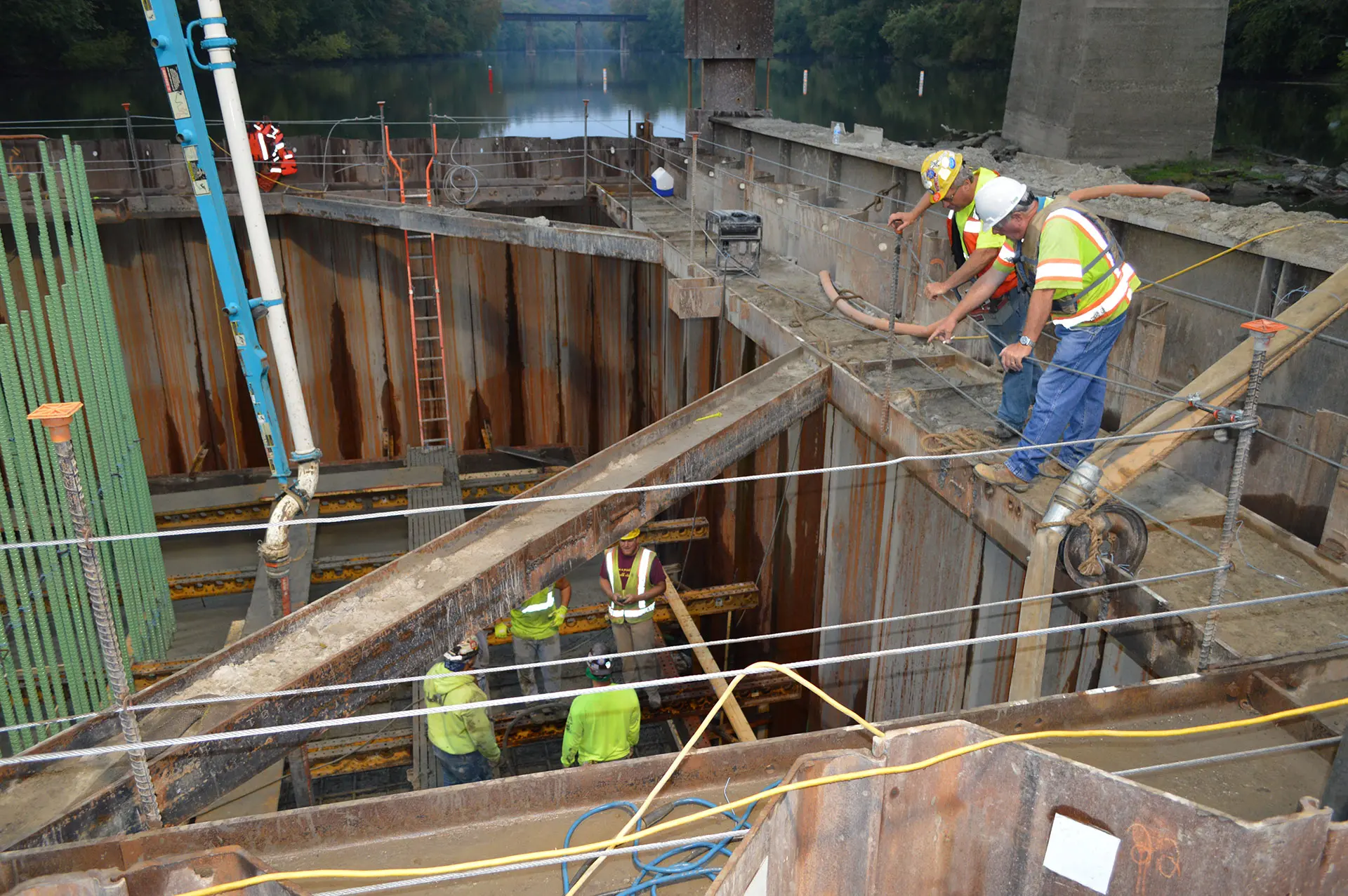 Cofferdams / River Mooring Cells | Brayman Construction