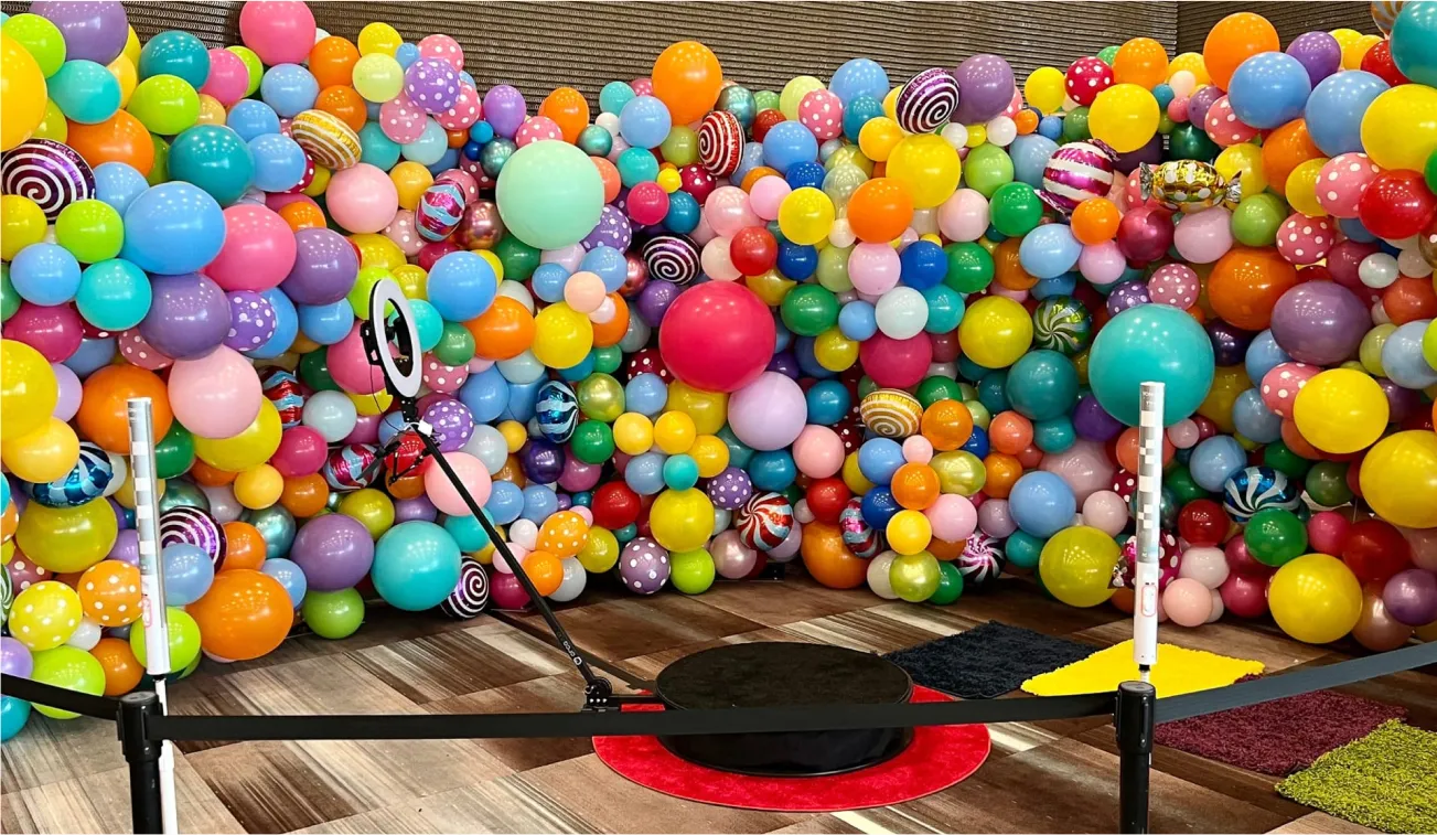 360 Booth Rentals - Smile Lounge Interactive Photo Booths