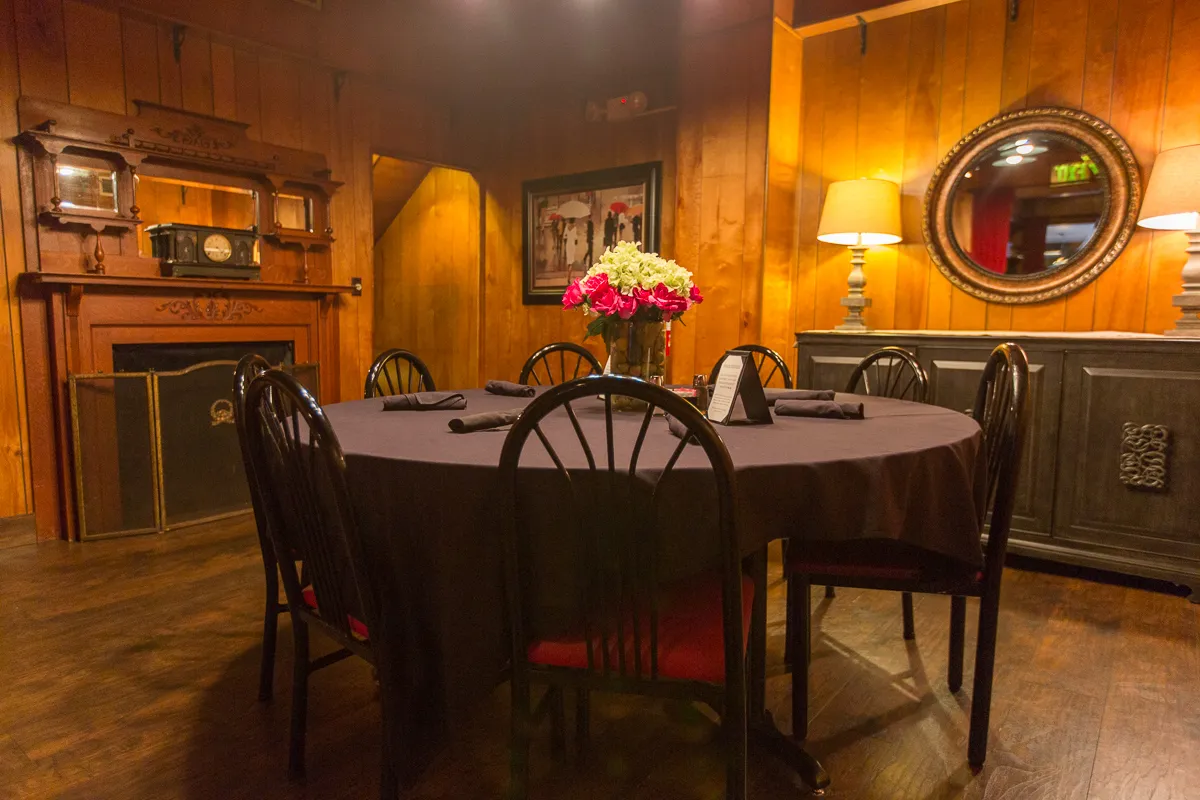 Maury's Tiny Cove Steak House