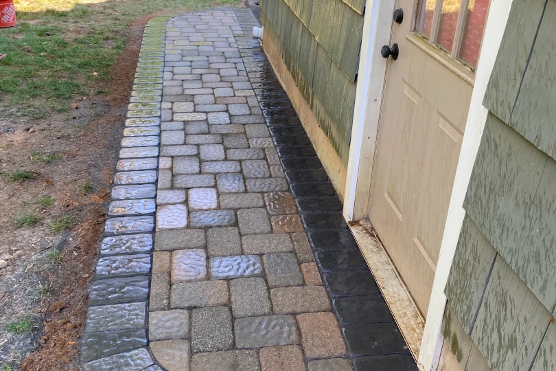 Custom Sidewalks & Walkways | Enhance Your Home's Outdoor Spaces