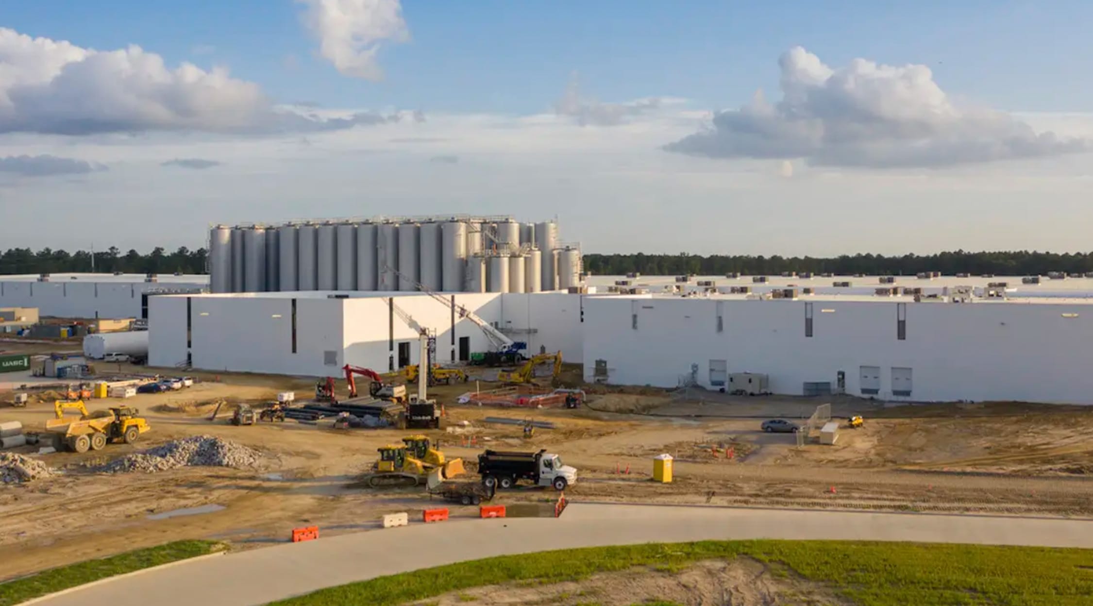 Clayco ranked # 1 in Building Design + Construction