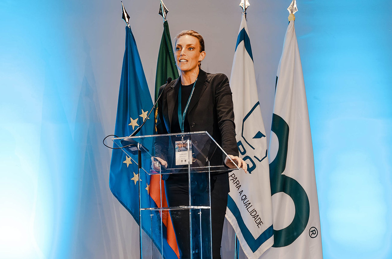 About | Dr Victoria Hurth