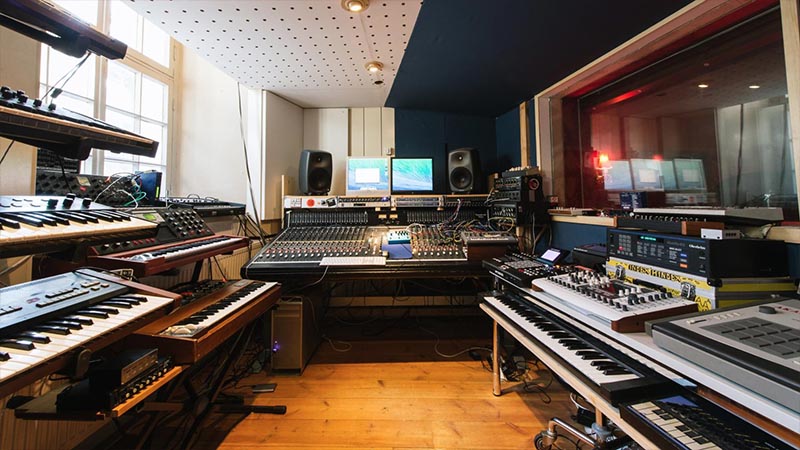 8 Awful Marketing Ideas for Musicians | Evenant