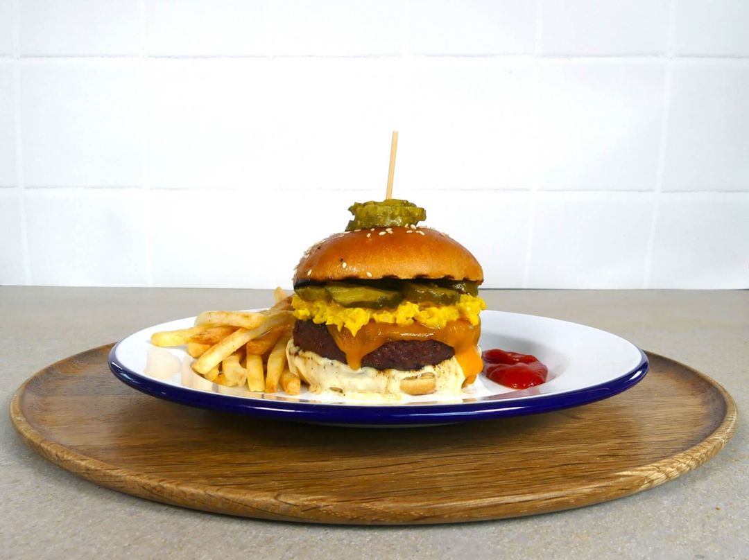 Jumbo Cheese Brats | Brats Product | Hellers Australia