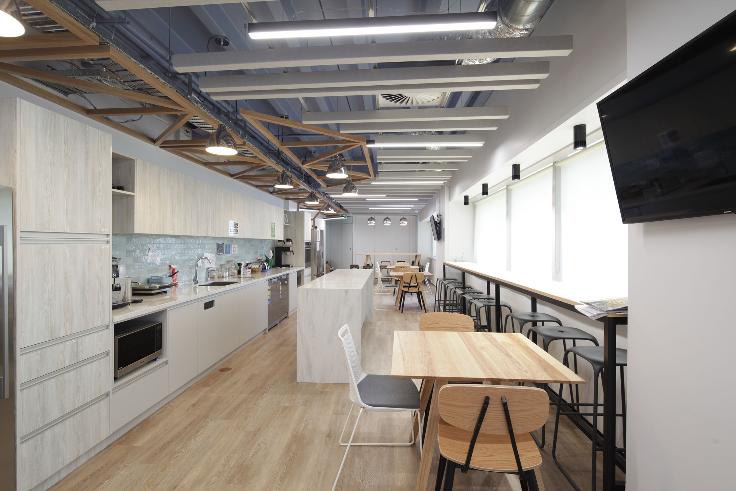 Gallagher Basset | Gaze