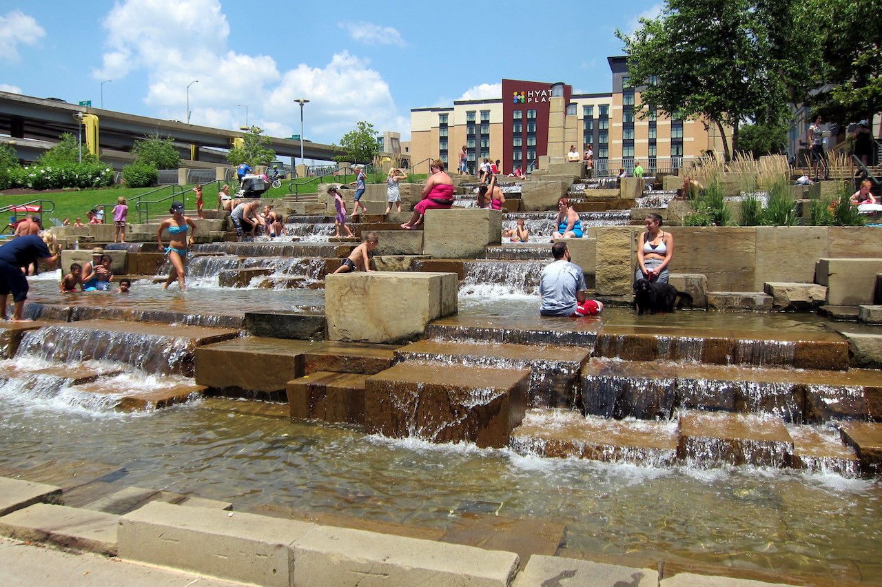 Best Waterparks Around Pittsburgh