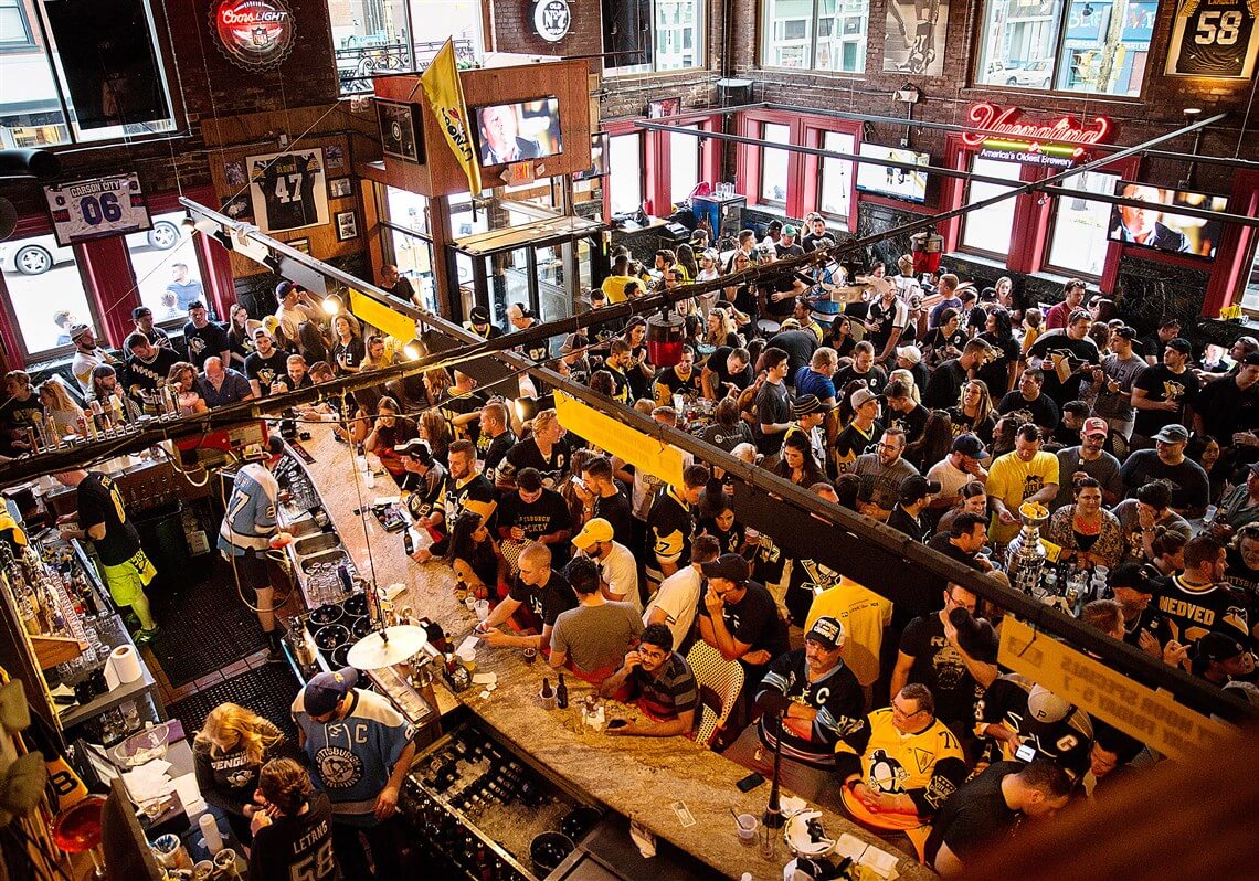 The Best Bars in Pittsburgh to Catch the Penguins Game