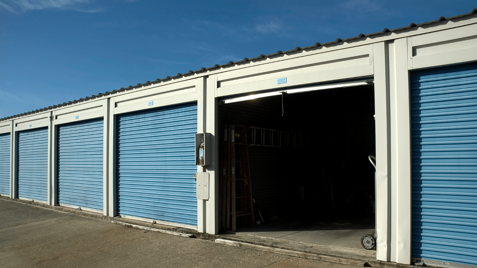 Choose Basic, Temperature-Controlled, or Climate-Controlled Storage