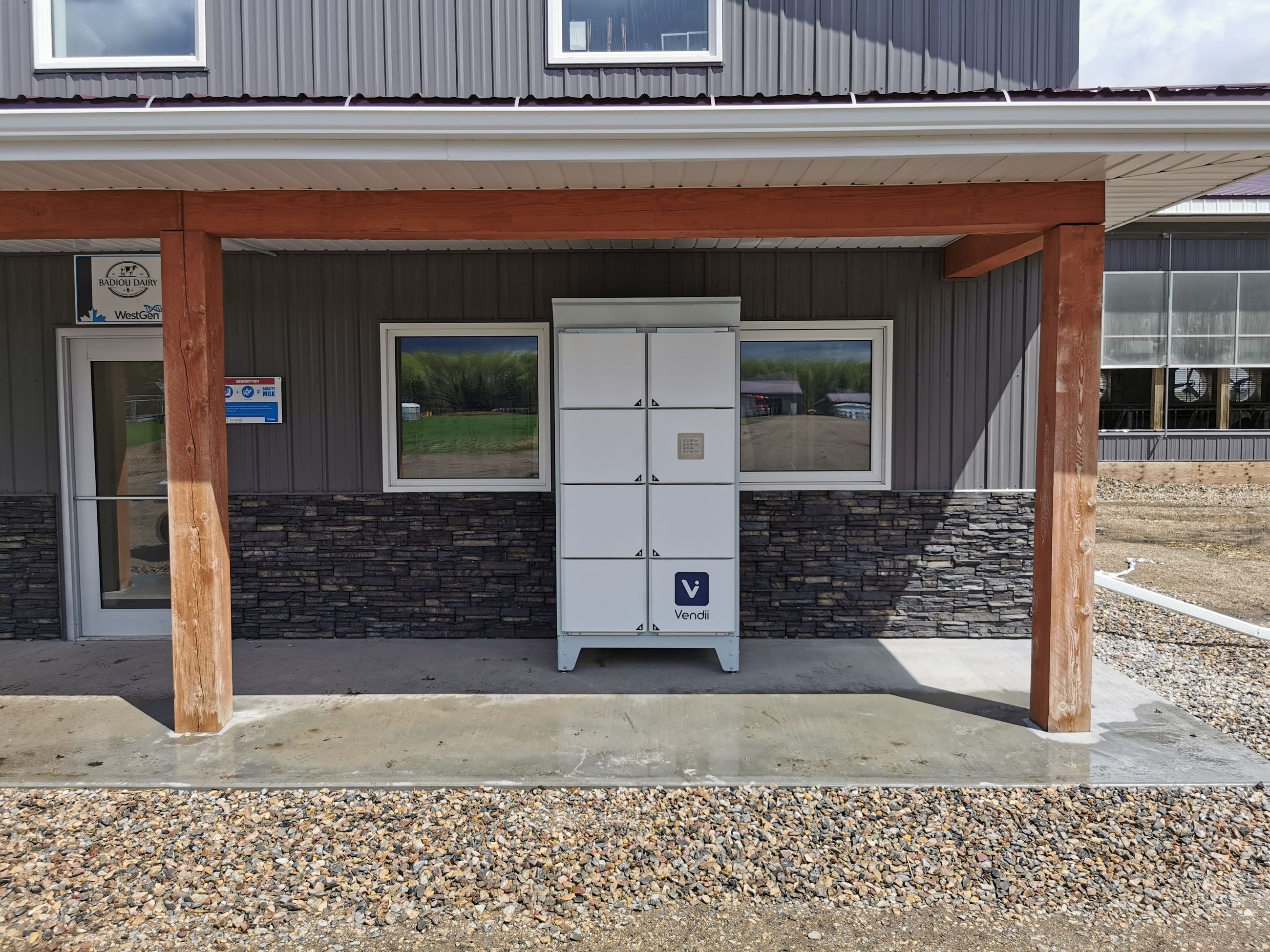 Vendii Smart Locker | Our Products - Automated Farming Solutions | UKKÖ ...