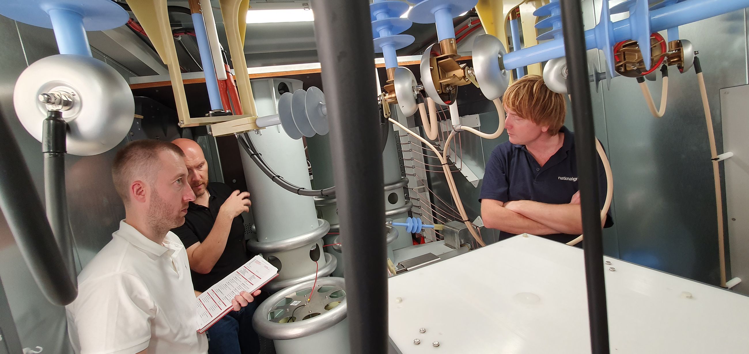 Extra high voltage cable fault locating | Megger