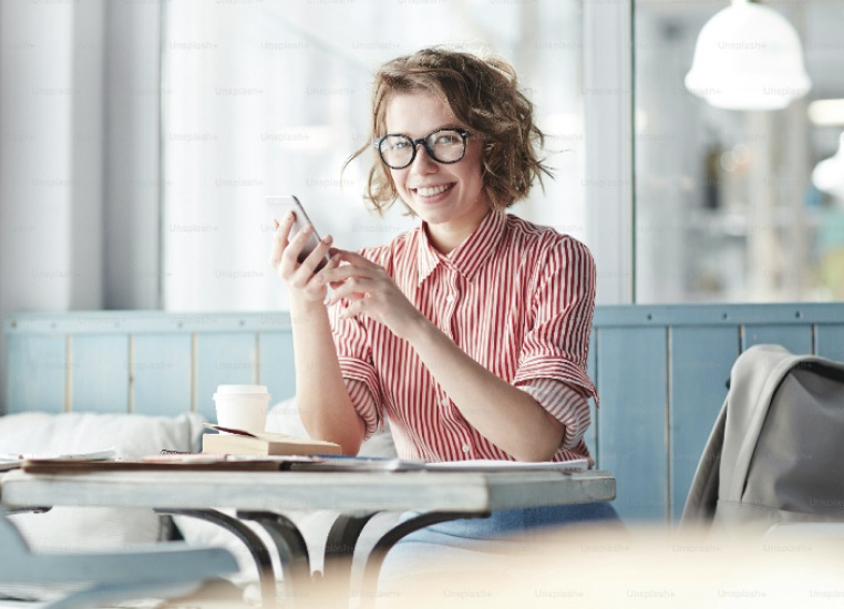 Alphalyr - AI Powered Decisions