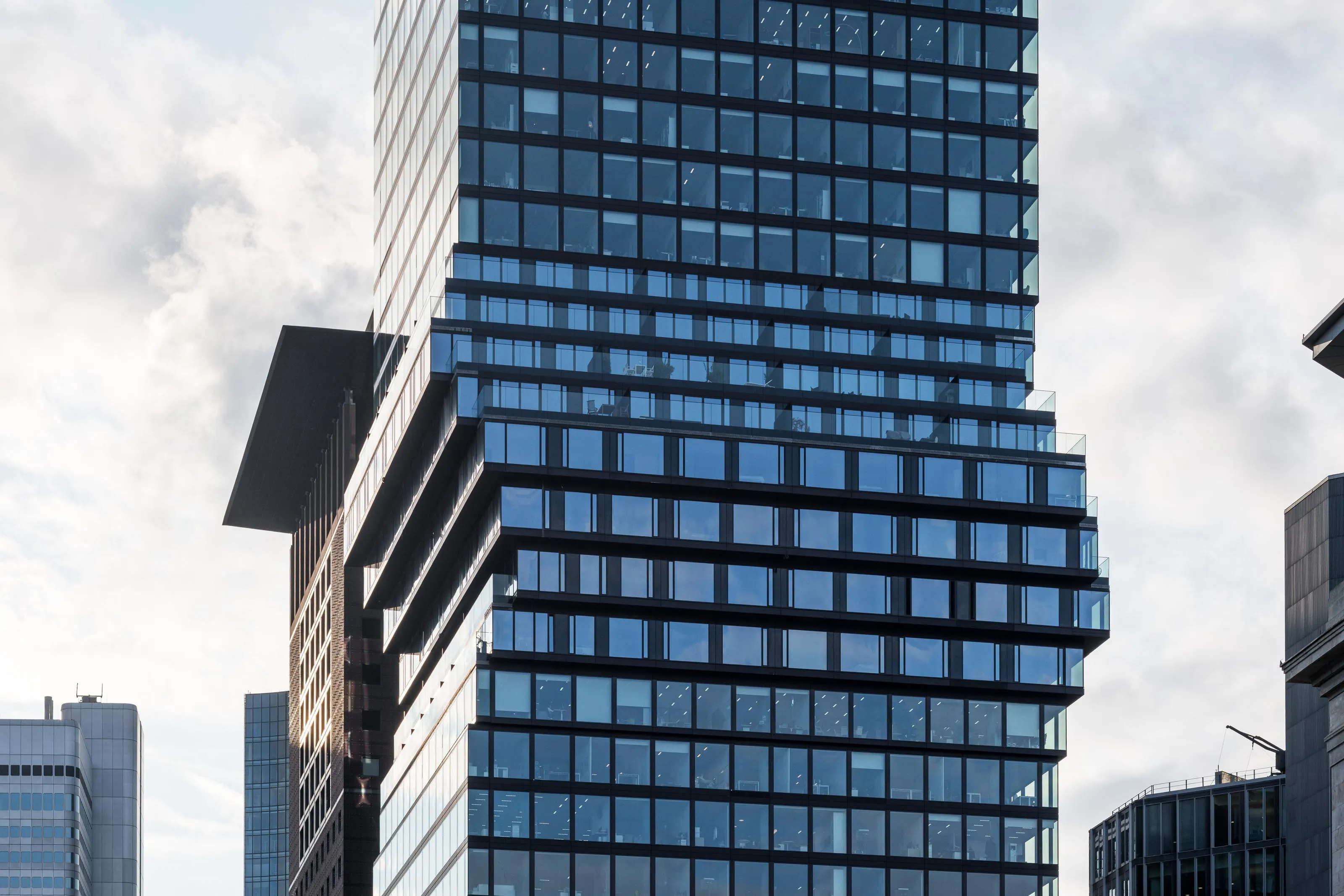 Architekturfilm und Fotos Omniturm in Frankfurt von BIG