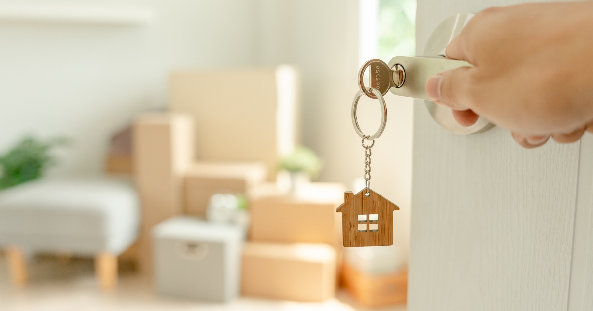 What Is a Relocation Package? Meaning, Costs, Examples - HiPeople