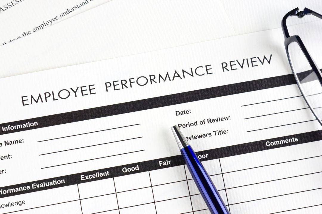 100 Best Performance Review Phrases and Examples in 2024 - HiPeople