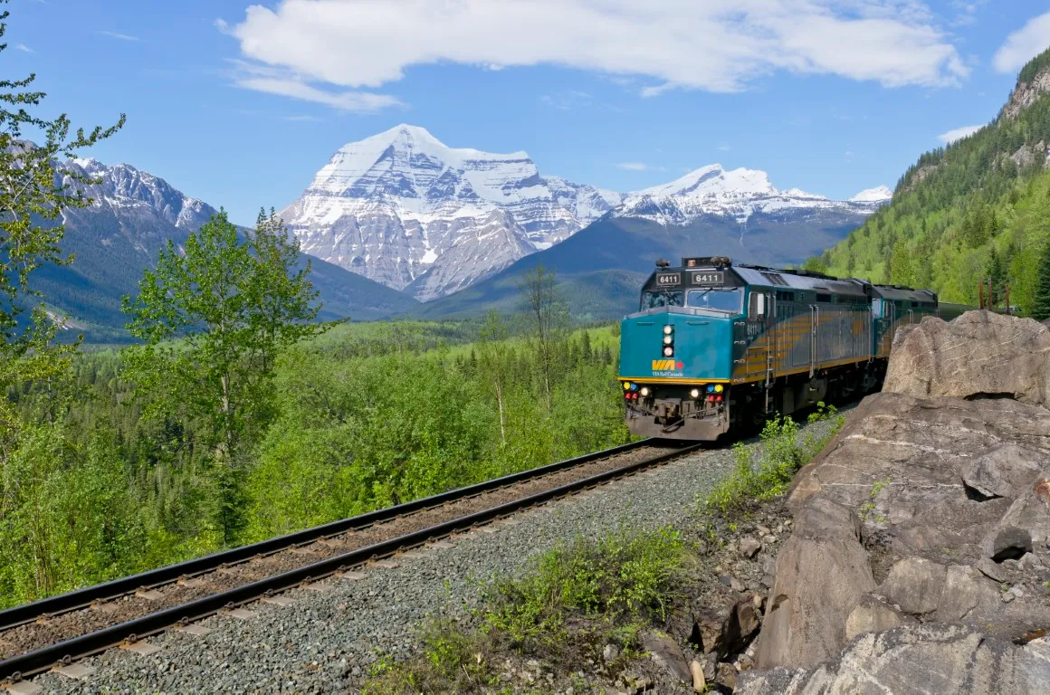 Jasper Train Tours | SunDog Transportation and Tour Co.