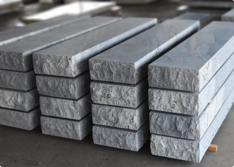 Blue Pearl GRASS MARKER 2-0 X 1-0 X 0-4 PFT, BAL SAWN