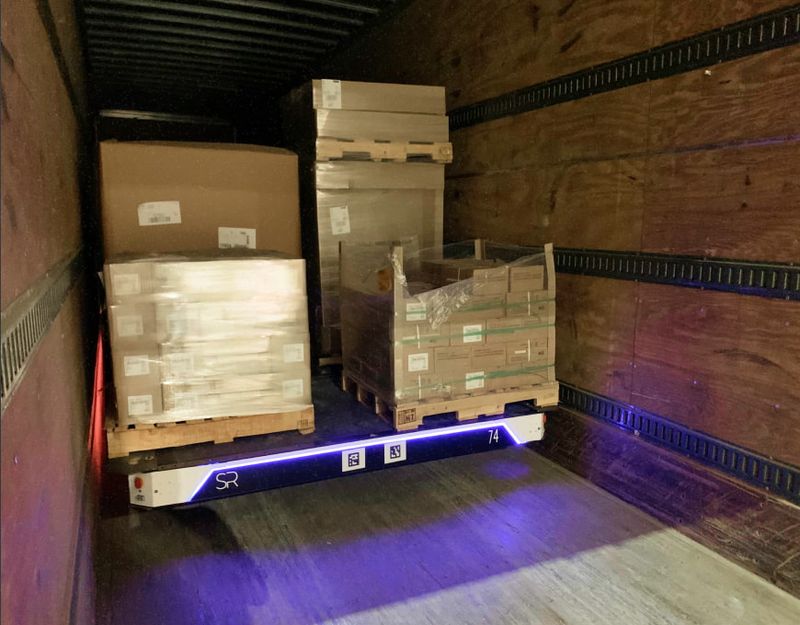 Slip Robotics – Load and unload any truck in 5 minutes