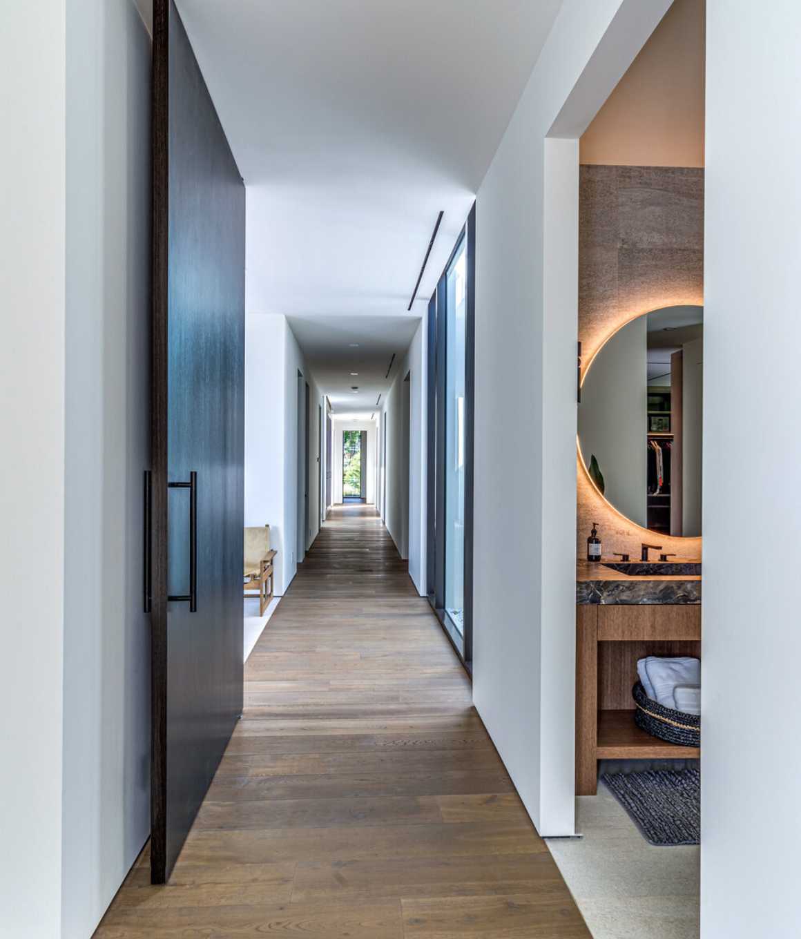 Dorr Houzzer - Flush Wall Door Systems. Light coves. Trimless Doors.