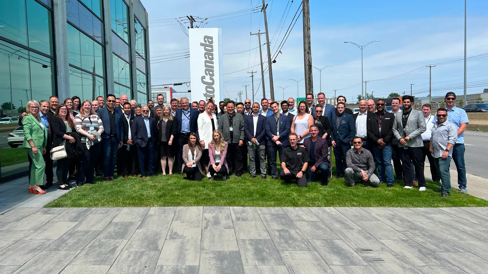 AutoLux MB Collision Inc. | Getting you back on the road safely.