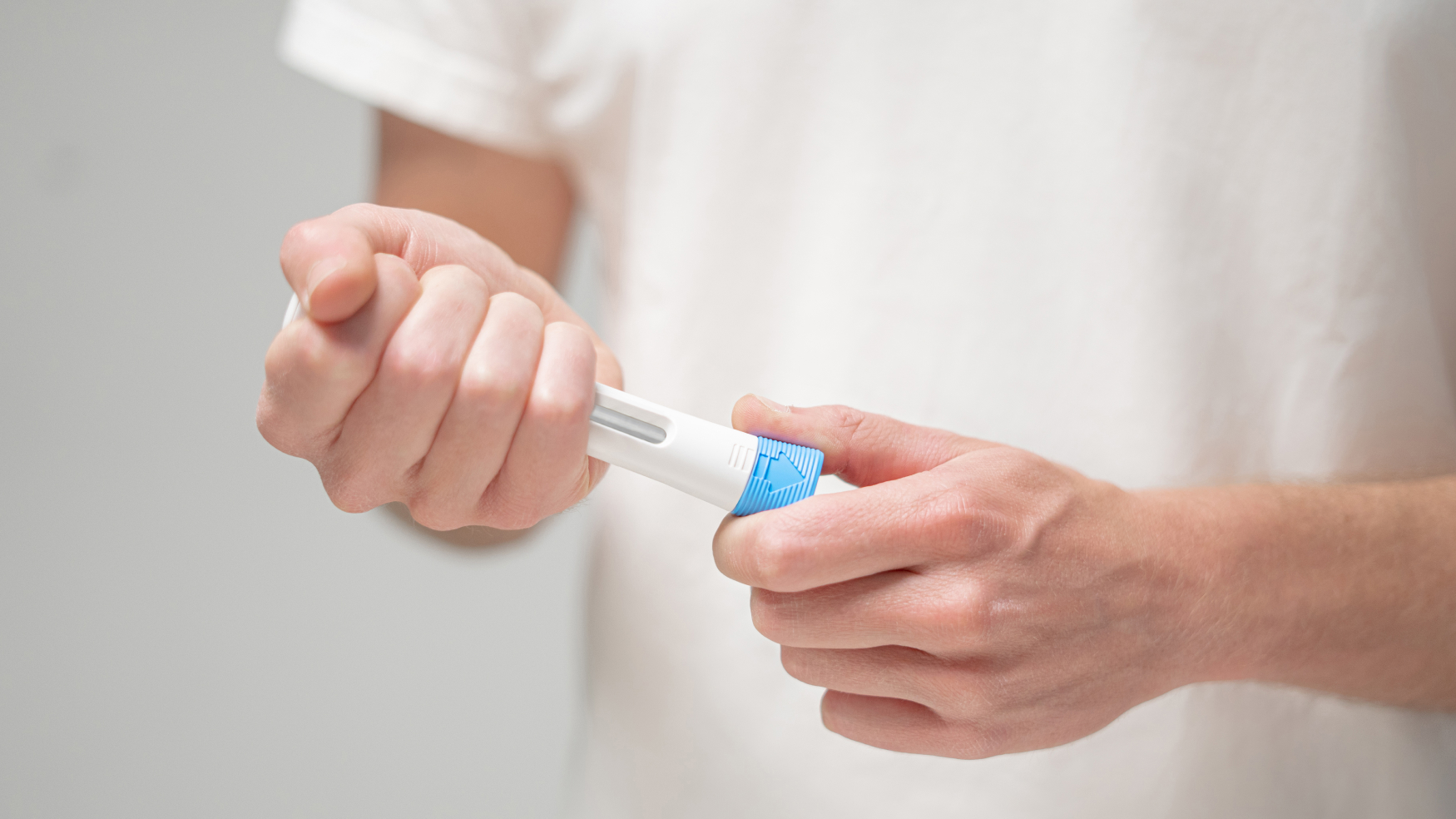 Auto-injector for Sanofi — FLUID Design