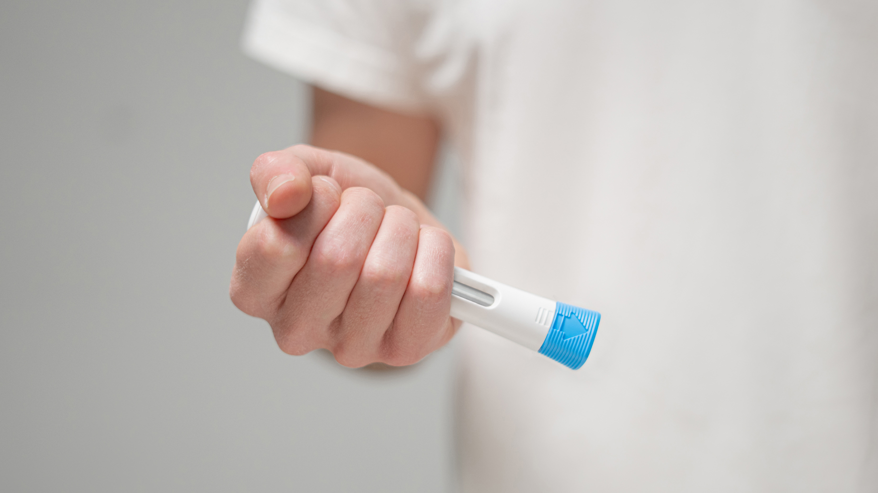 Auto-injector for Sanofi — FLUID Design
