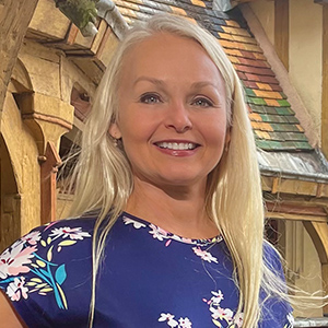 Broadcasting Alumna Brings History to Life | 2024 Dean's Report