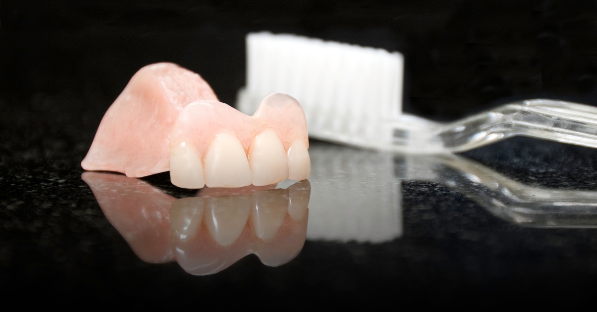 The Best Toothbrushes For Spotless Dentures - Renaissance Home Care