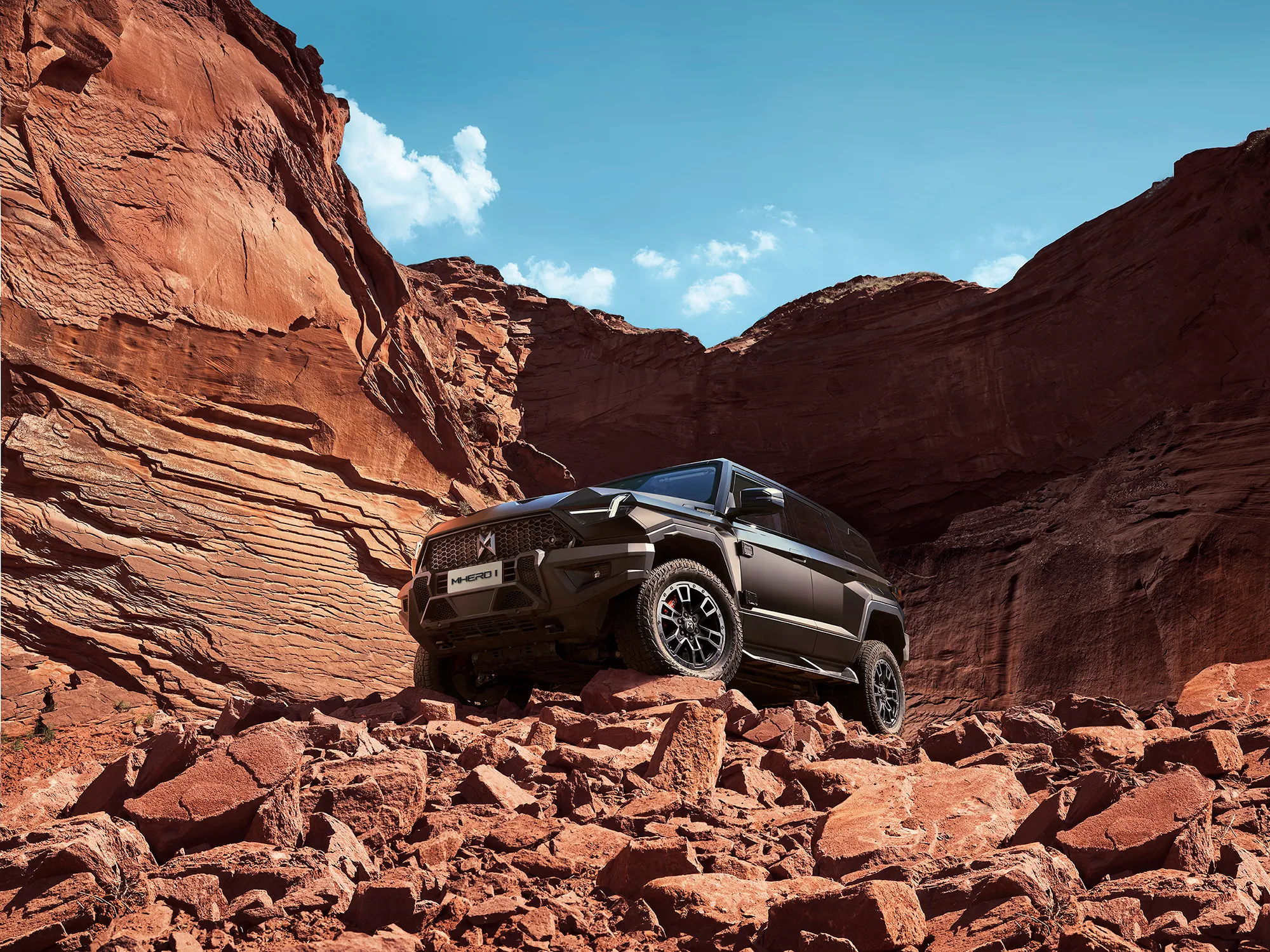 MHERO | NEVER BACK DOWN | Premium SUV Switzerland