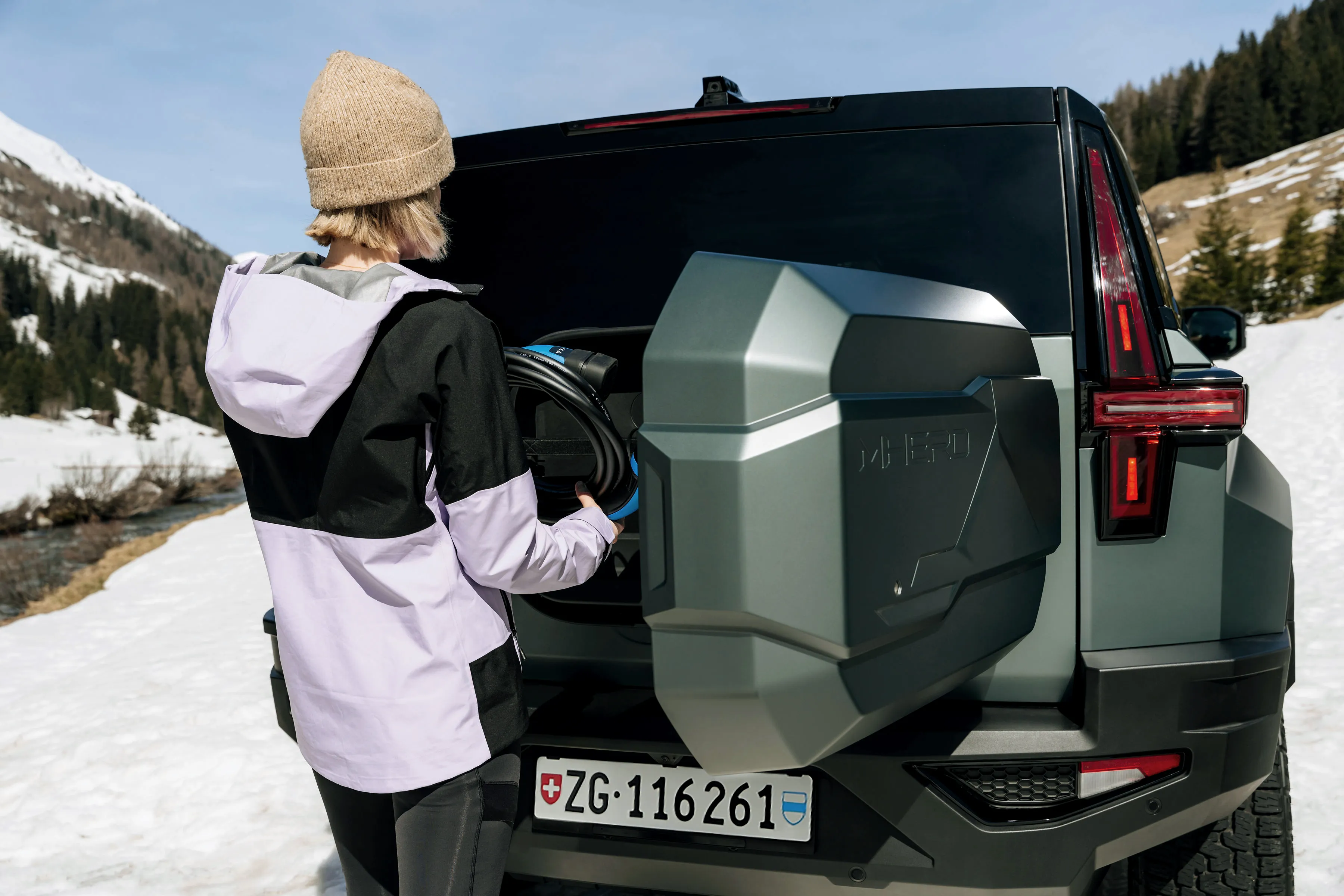 MHERO | NEVER BACK DOWN | Premium SUV Switzerland