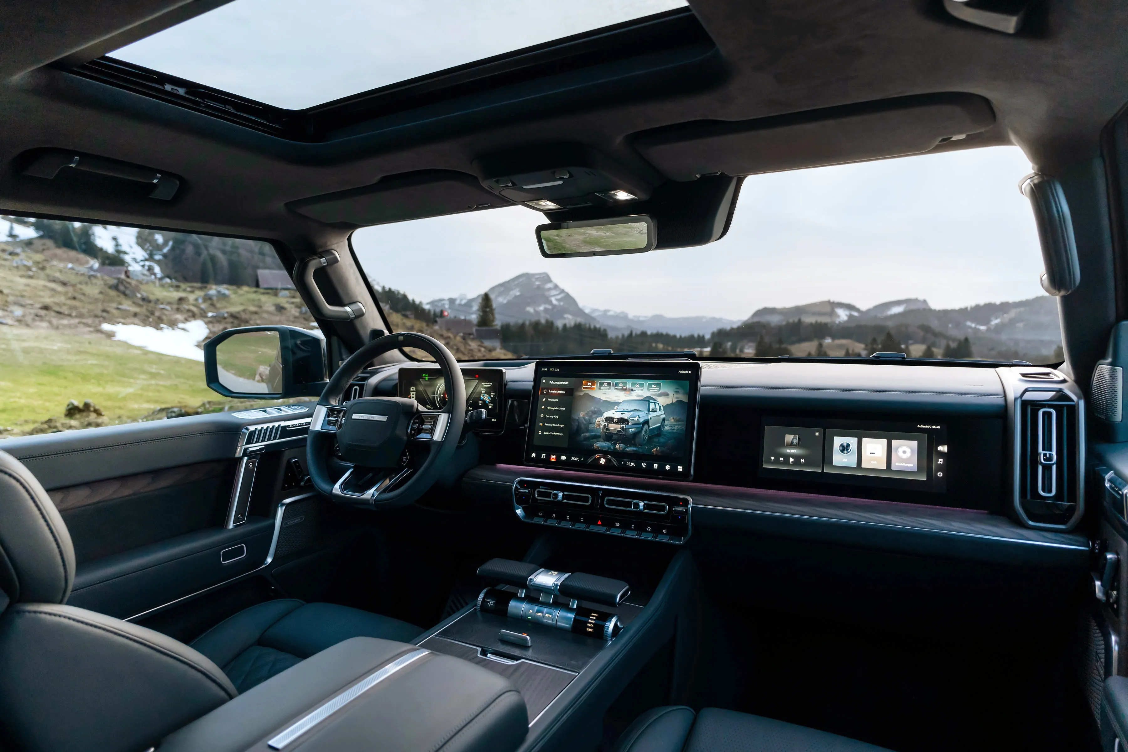 MHERO | NEVER BACK DOWN | Premium SUV Switzerland